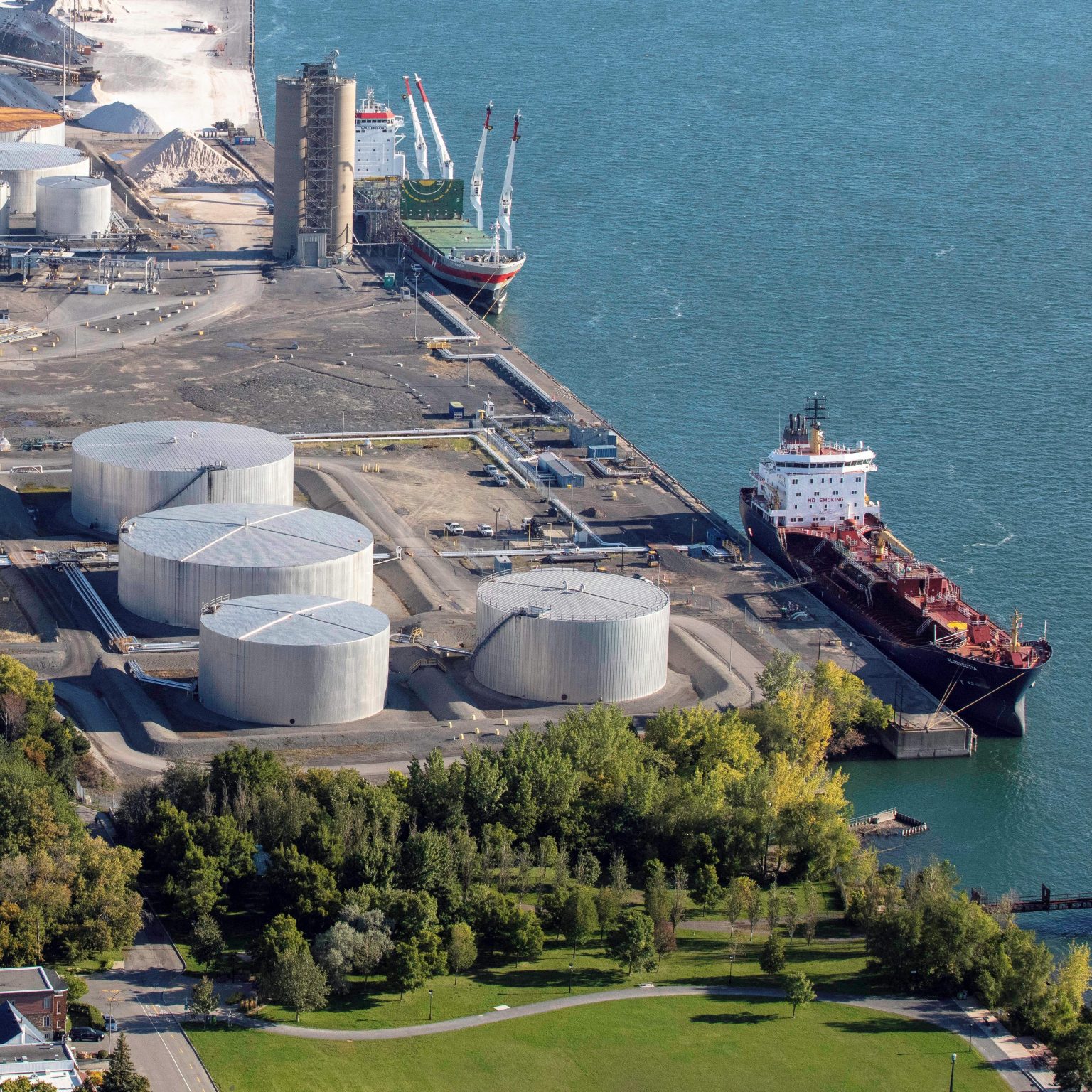Bulk Liquid Transportation in Canadian Ports - Tank4Swap